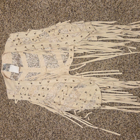 Vocal | Jackets & Coats | Vocal Cream Lace And Faux Suede Vest With Fringe And Lace Details ...